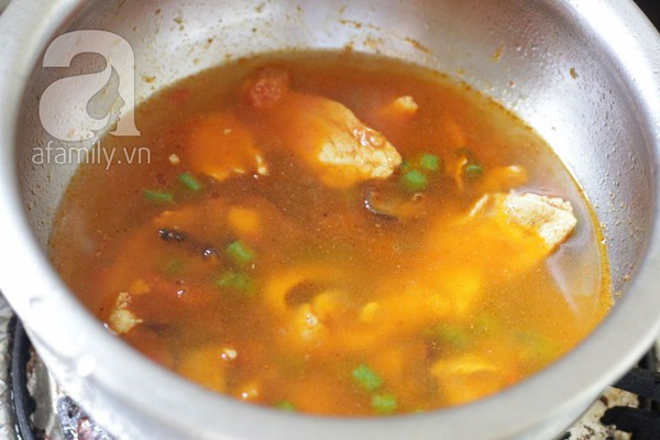 Xuýt xoa món súp gà cay mới lạ hấp dẫn