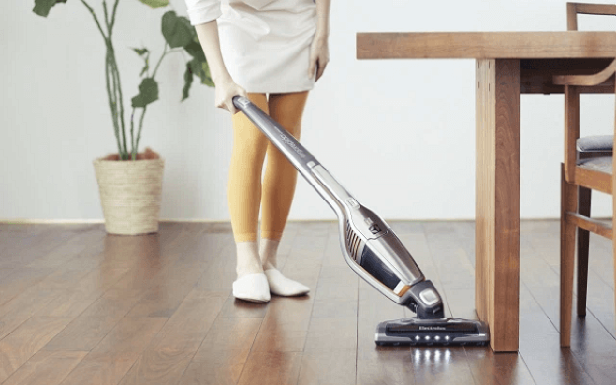 Top 4 máy hút bụi cầm tay “must-have” cho Tết 2026