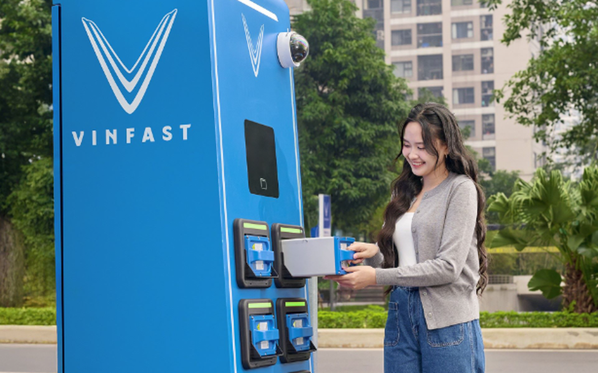 Người dân khu vực trung tâm Hà Nội tìm xe máy điện "không cần ổ sạc ...