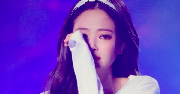 Jennie (BLACKPINK) khóc lóc khi bị dọa ma, những sao Hàn khác có "thần ...