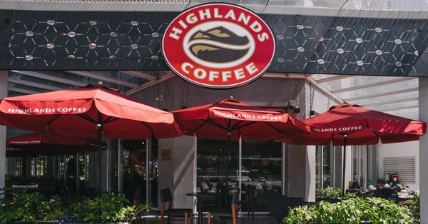 Highlands Coffee tăng giá và cái kết...