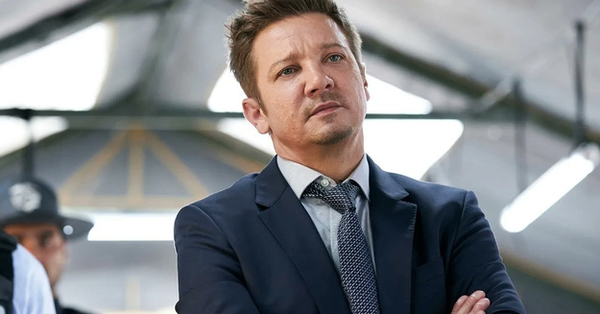 Bạn bè tiết lộ tình trạng thật Jeremy Renner sau tai nạn kinh hoàng