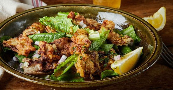 Thịt ba chỉ đem làm salad theo cách này vừa ngon lại lạ miệng