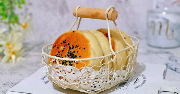 Bữa sáng chỉ cần chiếc bánh rán tẩm mè thế này thôi vừa no bụng lại ...