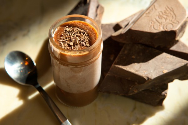 Kem trứng chocolate ngậy thơm mềm mịn