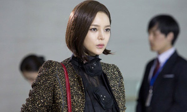 Đòn đánh ghen ghê rợn của vợ sề khiến chồng sợ xanh mặt