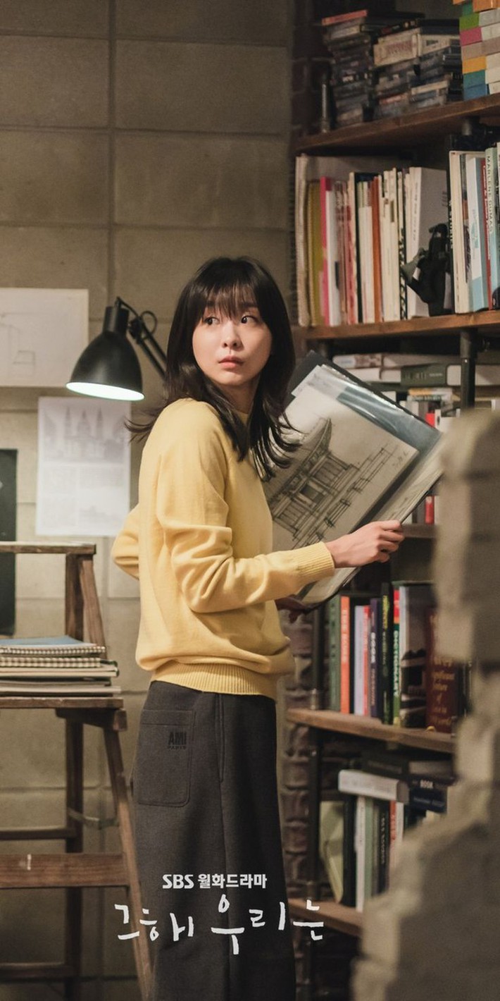 Kim Da Mi mặc đẹp từ trong phim đến ngoài đời, style cô sinh viên hay ...