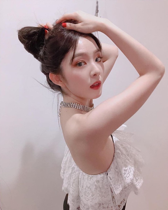 Irene không ít lần diện trang sức đắt đỏ như công nương hoàng gia