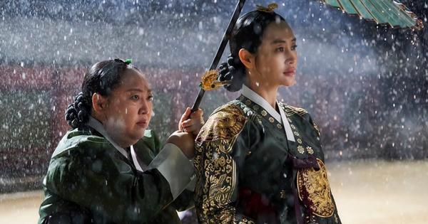 "Chị đại" Kim Hye Soo trở lại với phim cổ trang sau hai thập kỷ