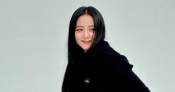 Jisoo diện giày bình dân giá 150$: Thế nhưng vẫn có loạt bản dupe chỉ ...