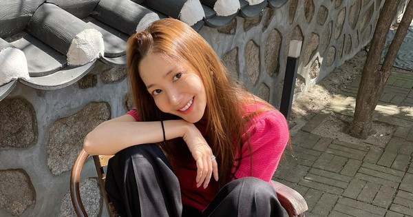 Giảm còn 37kg nhưng Park Min Young vẫn sở hữu làn da căng mịn đầy sức sống và đây chính là bí quyết