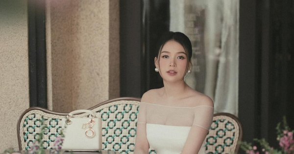 Sam "than trời" sau khi đẻ 2 em bé song sinh